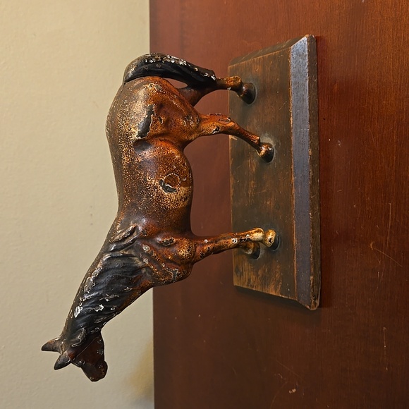Hubley | Accents | Hubley Cast Iron Chippy Paint Horse Statue Doorstop ...